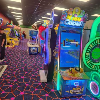 NICKEL MANIA - Updated December 2025 - 49 Photos - 1000 N State St ...