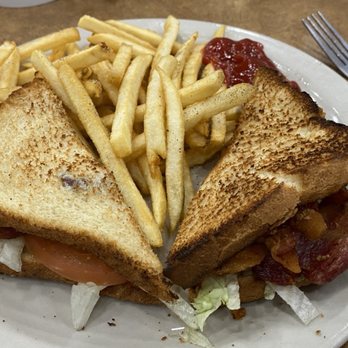 STRAWN’S EAT SHOP - Updated August 2024 - 920 Photos & 876 Reviews ...