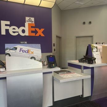 FEDEX SHIP CENTER - Updated November 2025 - 14 Photos & 30 Reviews ...