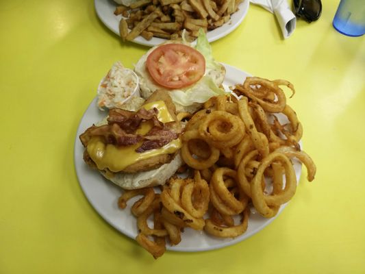 MUM’S RESTAURANT & BAKERY - Updated December 2025 - 10 Photos & 19 ...