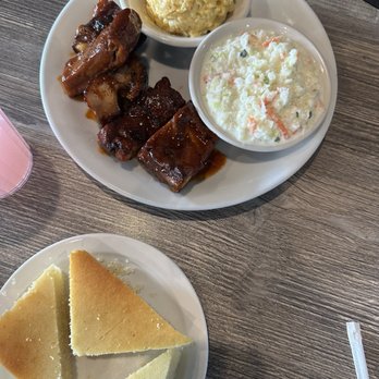 CORNBREAD RESTAURANT & BAR - Updated February 2025 - 604 Photos & 839 ...