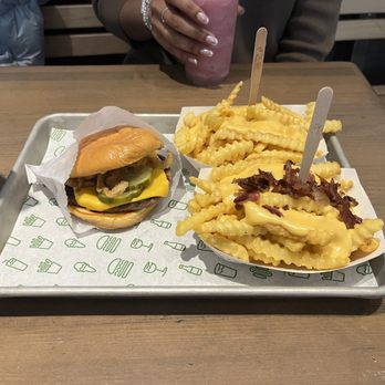 SHAKE SHACK NEWBURY STREET - Updated December 2025 - 462 Photos & 471 ...