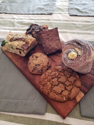 BLOOM BAKE SHOP - 162 Photos & 166 Reviews - 1851 Monroe St, Madison ...