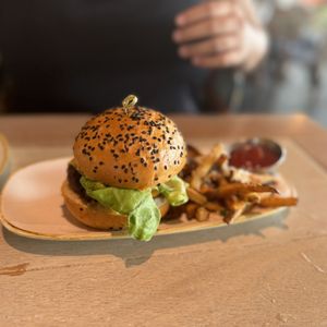 SCARLET HONOLULU - Updated December 2025 - 148 Photos & 160 Reviews ...