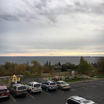 EDGEWATER HOTEL & WATERPARK - Updated December 2025 - 38 Photos & 32 ...