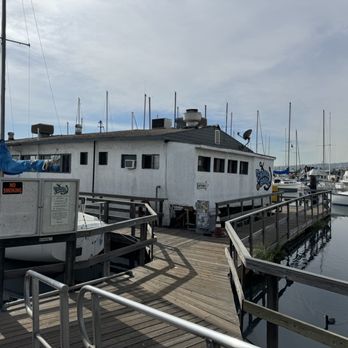 THE CHOWDER BARGE - Updated June 2024 - 1106 Photos & 640 Reviews - 611 ...