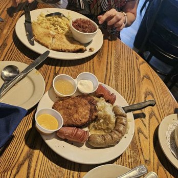 CHECKERS OLD MUNCHEN - Updated November 2024 - 757 Photos & 565 Reviews ...