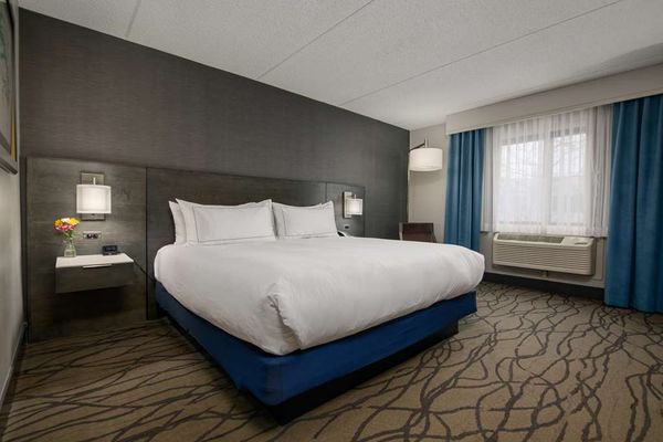 DOUBLETREE BY HILTON RACINE HARBOURWALK - Updated October 2025 - 229 ...