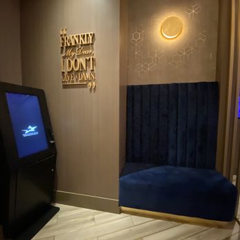 STAR CINEMA GRILL - SPRINGWOODS - 126 Photos & 129 Reviews - 1495 Lake ...