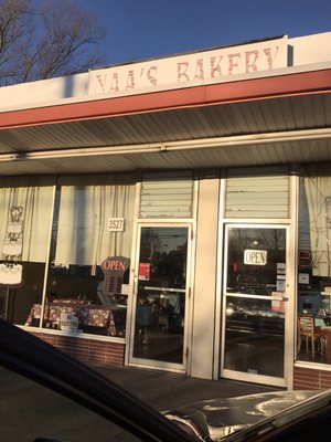 NAA’S BAKERY - 201 Photos & 155 Reviews - Bakeries - 3527 Tidewater Dr ...