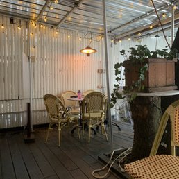 CAFÉ LULUC - Updated March 2025 - 1811 Photos & 1690 Reviews - 214 ...