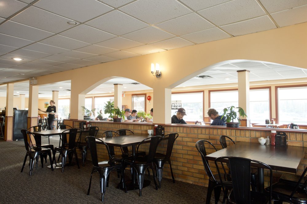 VACATION INN DINE & LOUNGE - Updated January 2026 - 10 Photos - 1495 ...