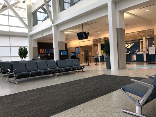 MILWAUKEE INTERMODAL STATION - Updated July 2025 - 106 Photos & 89 ...