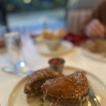 GORDON RAMSAY BURGER - Updated December 2025 - 320 Photos & 216 Reviews ...