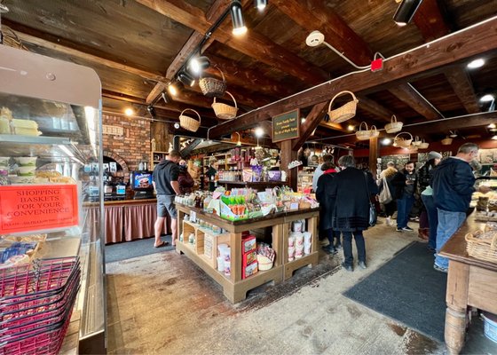 THE VERMONT COUNTRY DELI - 189 Photos & 226 Reviews - 436 Western Ave ...