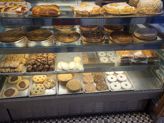 MORRIS PARK BAKE SHOP - 47 Photos & 63 Reviews - 1007 Morris Park Ave ...