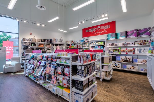 SNUGGLE BUGZ - Updated October 2025 - 10 Photos - 1980 Street Clair ...