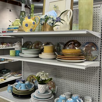 GOODWILL STORE & DONATION CENTER - Updated May 2025 - 132 Photos & 172 ...