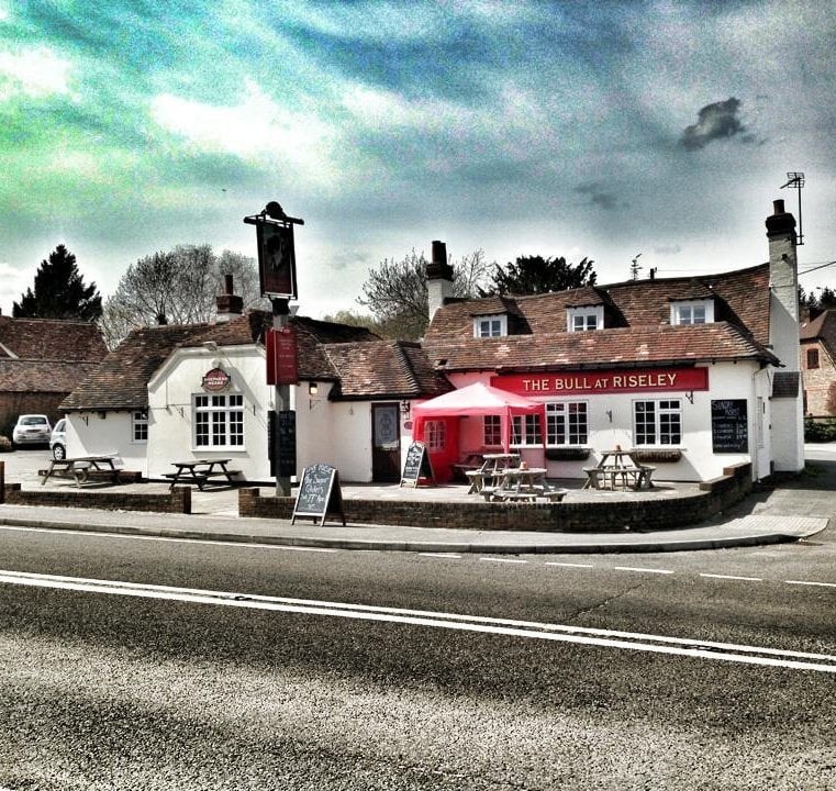 BULL AT RISELEY - Updated May 2025 - Basingstoke Road, Reading, United ...