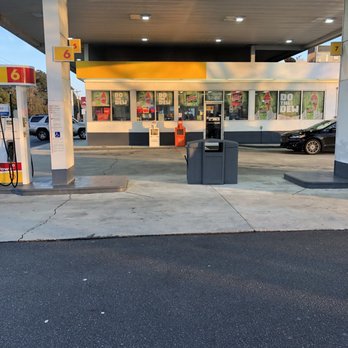 SHELL CONVENIENCE STORE AND GAS STATION - Updated October 2025 - 1701 ...