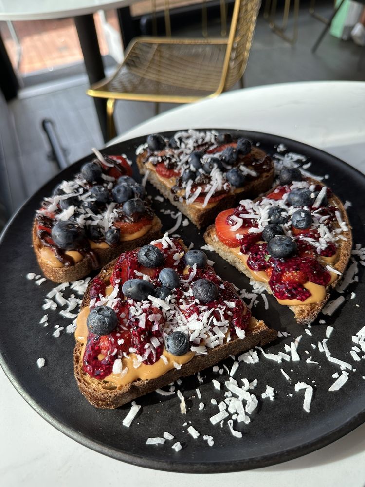 BARVIDA - Updated August 2024 - 12 Photos - 137 Elm St, New Canaan ...