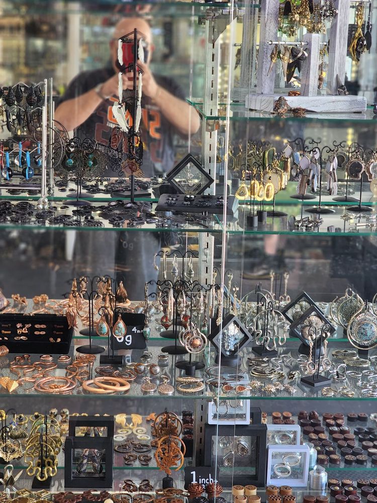 HALO PRECISION PIERCING & JEWELRY - 123 Photos & 361 Reviews - 10 W ...