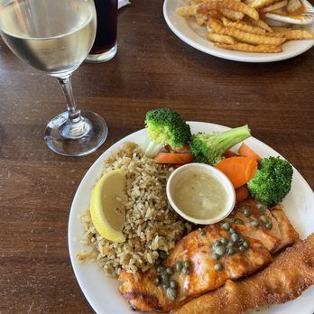 RIVA FISH HOUSE - 1126 Photos & 1308 Reviews - 31 Municipal Wharf ...