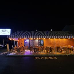 THE HOWLING ROOSTER - Updated January 2026 - 497 Photos & 386 Reviews ...