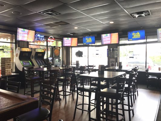 GAME TIME SPORTS BAR & GRILL - Updated October 2025 - 11 Photos - 136 E ...