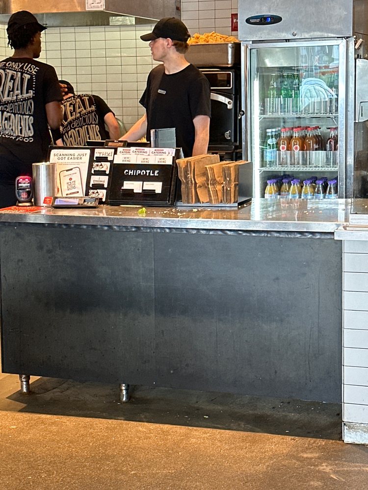 CHIPOTLE MEXICAN GRILL - Updated August 2024 - 31 Photos & 121 Reviews ...