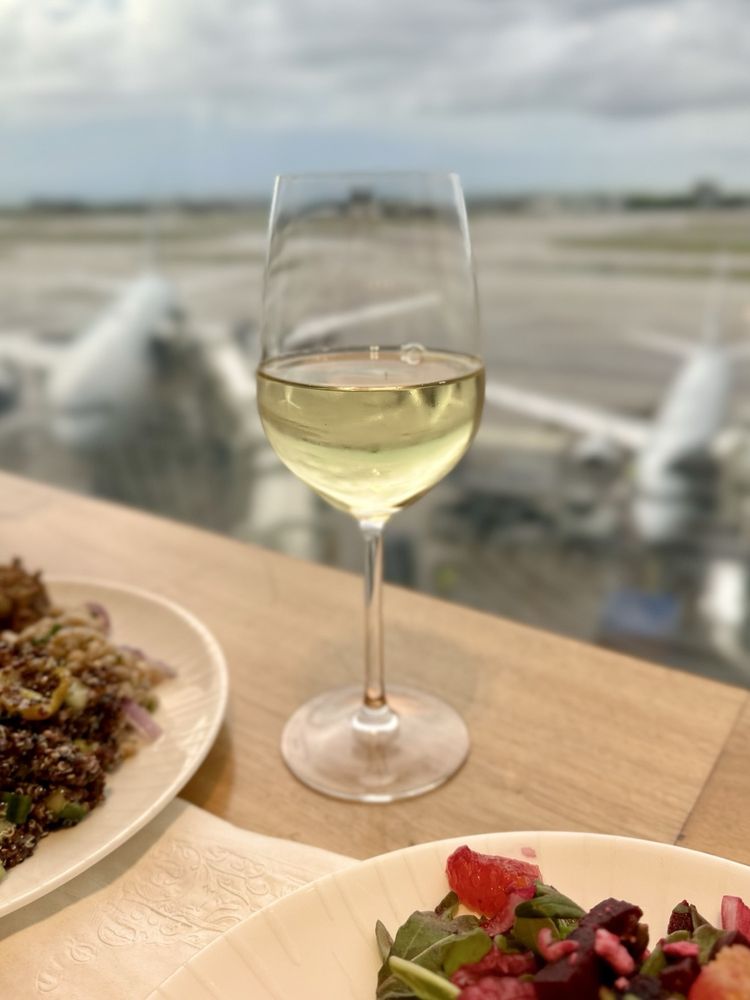 THE CENTURION LOUNGE - Updated October 2025 - 837 Photos & 455 Reviews ...