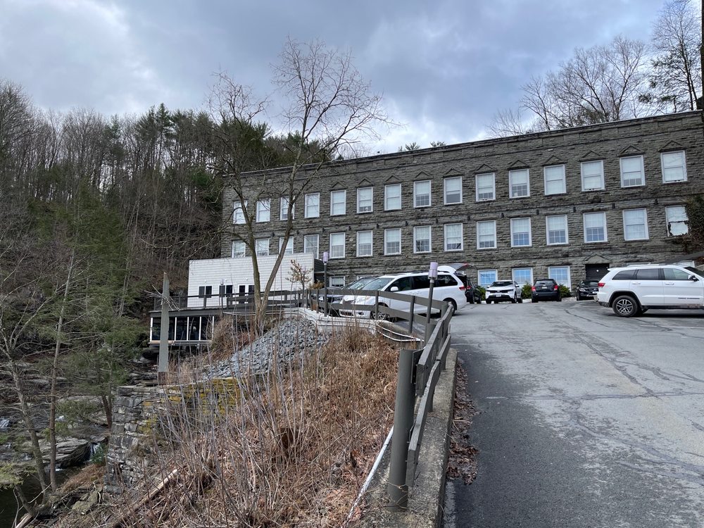 LEDGES HOTEL - 94 Photos & 78 Reviews - Hotels - 119 Falls Ave, Hawley ...