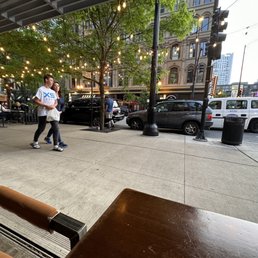 BEATRIX - Updated October 2025 - 3317 Photos & 2685 Reviews - 519 N ...