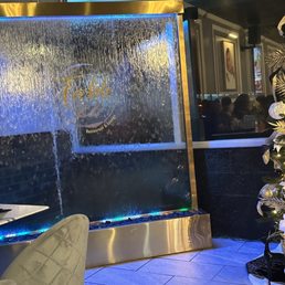 TABLE 22 - Updated December 2025 - 256 Photos & 141 Reviews - 4924 E ...