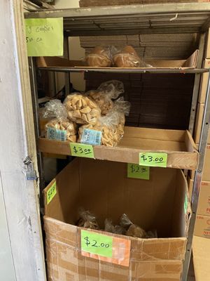 NEW WORLD BAKERY - Updated November 2024 - 62 Photos & 94 Reviews ...