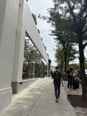 APPLE CLARENDON - Updated June 2026 - 55 Photos & 331 Reviews - 2700 ...