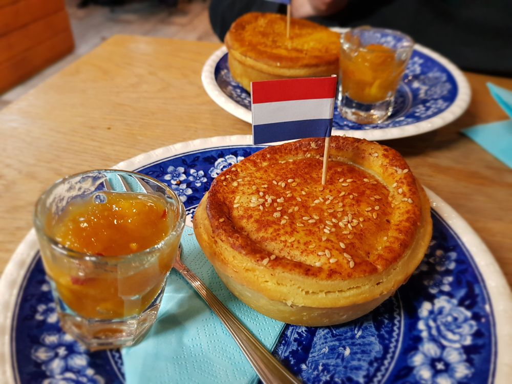 EXPAT CAFE & BAR - Updated March 2024 - 12 Photos - Otto-Fischer-Straße ...