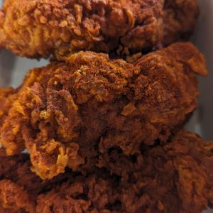 ALI’S HOT CHICKEN & SMASH BURGER - 11 Photos - 320 SE Baseline St ...