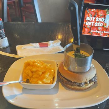 RED ROBIN GOURMET BURGERS AND BREWS - Updated September 2024 - 340 ...