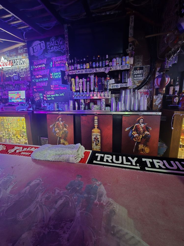 ET’S CLASSY LOUNGE - Updated January 2026 - 45 Photos & 136 Reviews ...