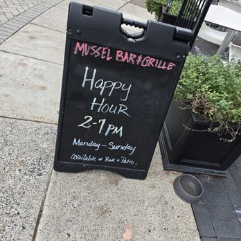 MUSSEL BAR & GRILLE - ARLINGTON - Updated December 2025 - 779 Photos ...