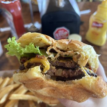 ED’S BURGER JOINT - Updated July 2025 - 327 Photos & 335 Reviews - 3800 ...