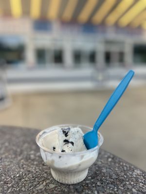 SHIVERS FROZEN CUSTARD & COFFEE - Updated October 2025 - 92 Photos ...