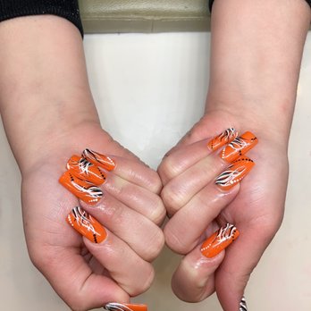 LE CHIC NAILS - Updated August 2025 - 99 Photos & 107 Reviews - 2010 Rt ...