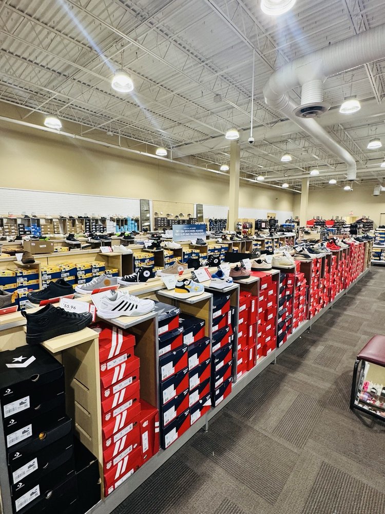 DSW DESIGNER SHOE WAREHOUSE - Updated May 2026 - 37 Photos & 39 Reviews ...