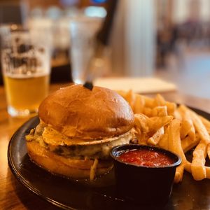 YARD HOUSE - 1145 Photos & 942 Reviews - Bars - 90 El Camino, Fresno ...