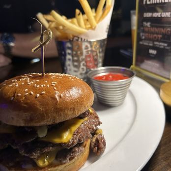 FLANKER KITCHEN + SPORTS BAR - Updated September 2024 - 301 Photos ...