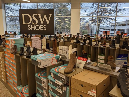 DSW DESIGNER SHOE WAREHOUSE - Updated July 2025 - 27 Photos & 38 ...