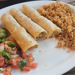 EL REFU - Updated October 2025 - 122 Photos & 93 Reviews - 17111 ...