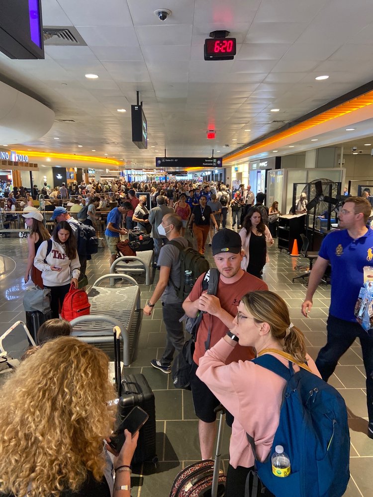 BOSTON LOGAN INTERNATIONAL AIRPORT - TERMINAL E - 71 Photos & 109 ...